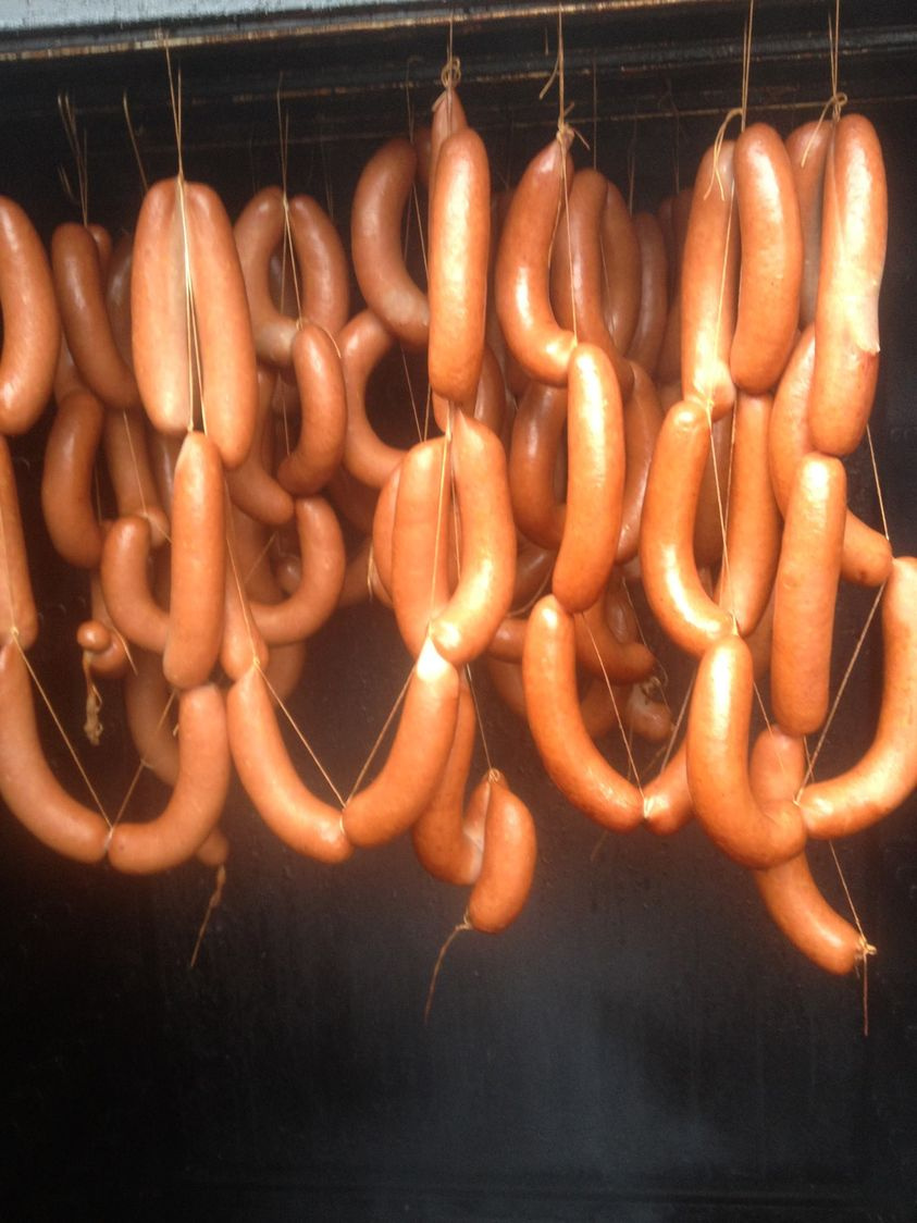 Cervelas maison : Le savoir-faire traditionnel de notre boucherie